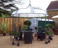 Wraysbury Garden Centre in Wraysbury, Surrey TW19 5NW